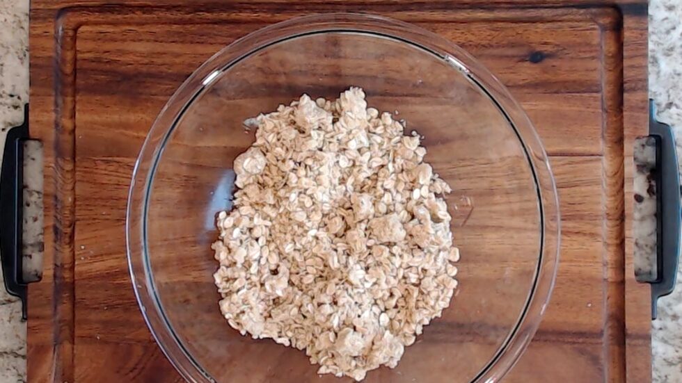 How to Make a Fruit Crisp Topping - Green Thumb Foodie