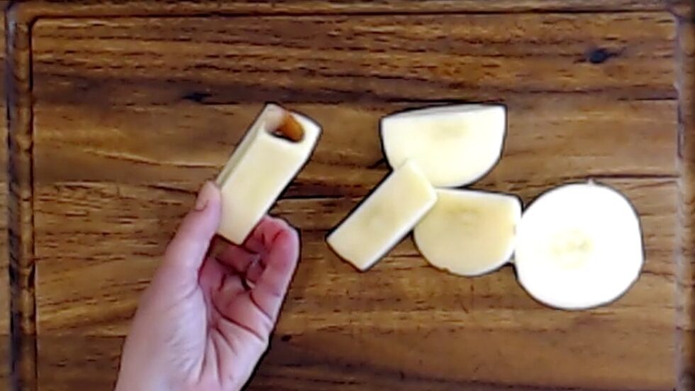 How to Peel and Core an Apple - Green Thumb Foodie