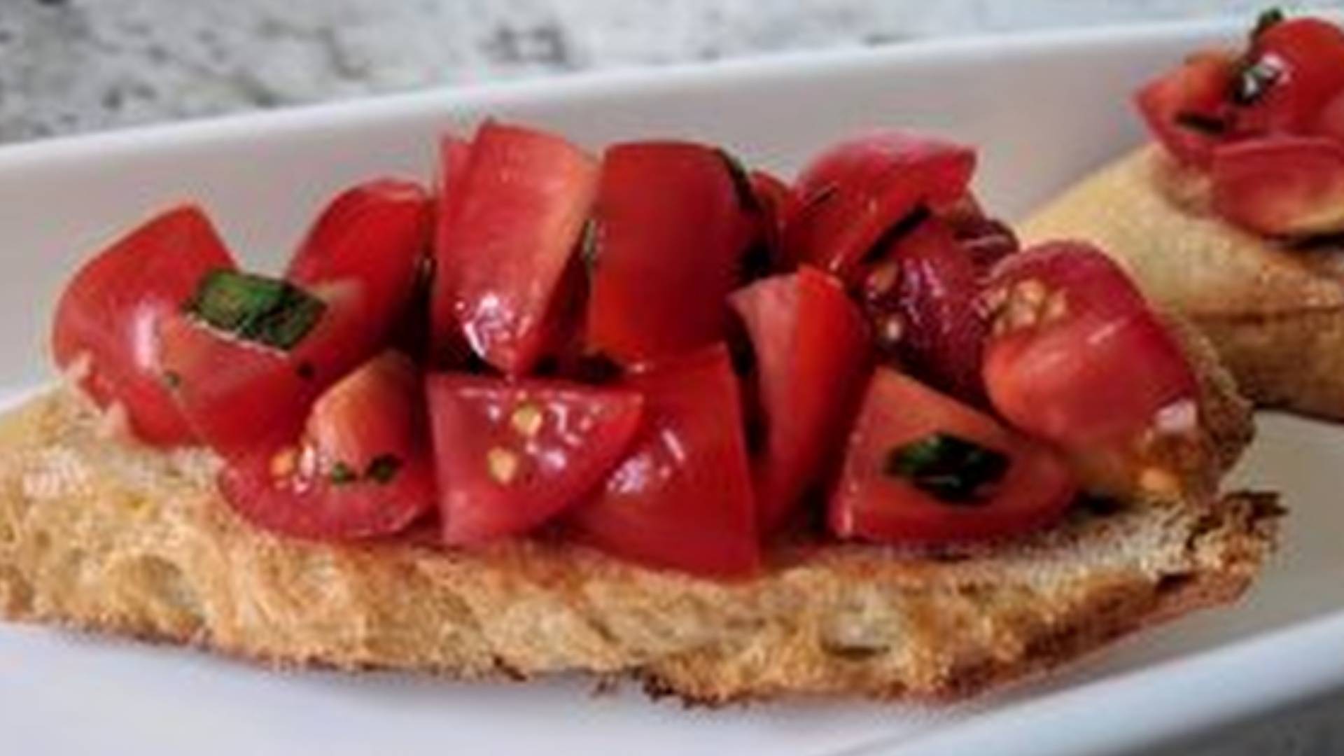 Fresh Tomato Bruschetta - Green Thumb Foodie
